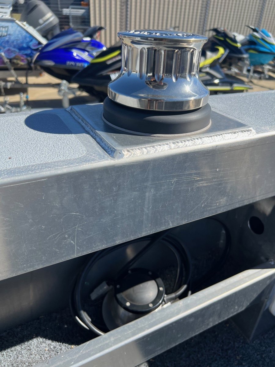 2022 Intimidator Boats 550 Centre Console | Boat Research | BoatsOnline