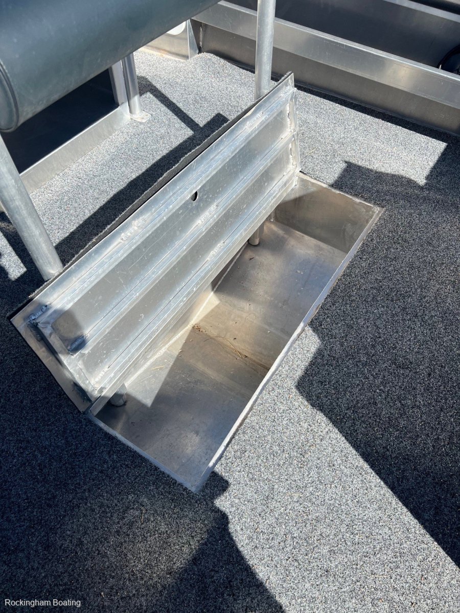 2022 Intimidator Boats 550 Centre Console | Boat Research | Boats Online