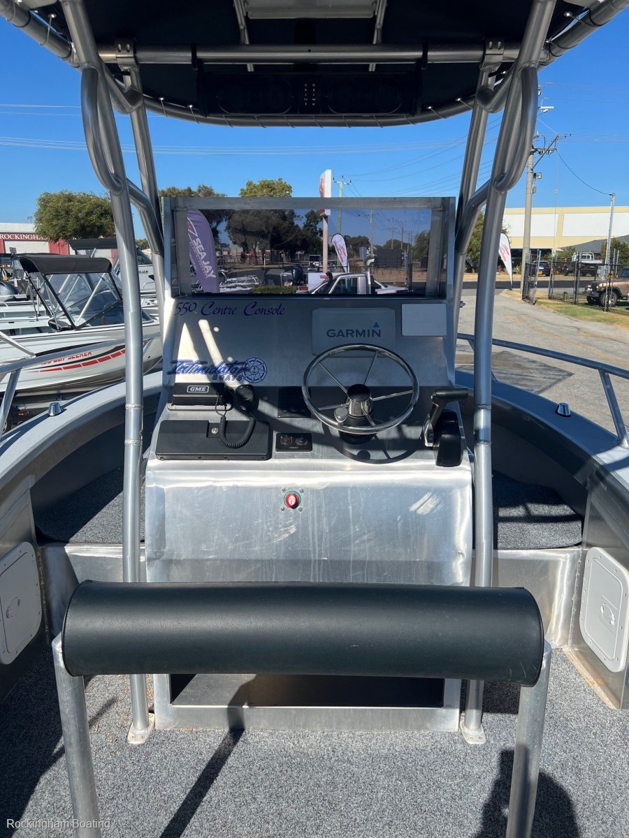 2022 Intimidator Boats 550 Centre Console | Boat Research | Boats Online