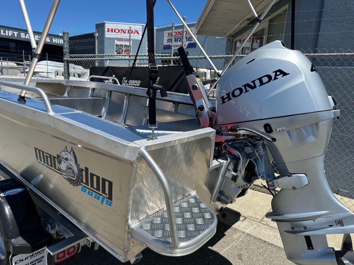 2023 Mad Dog 433 Dundee | Boat Research | Boats Online