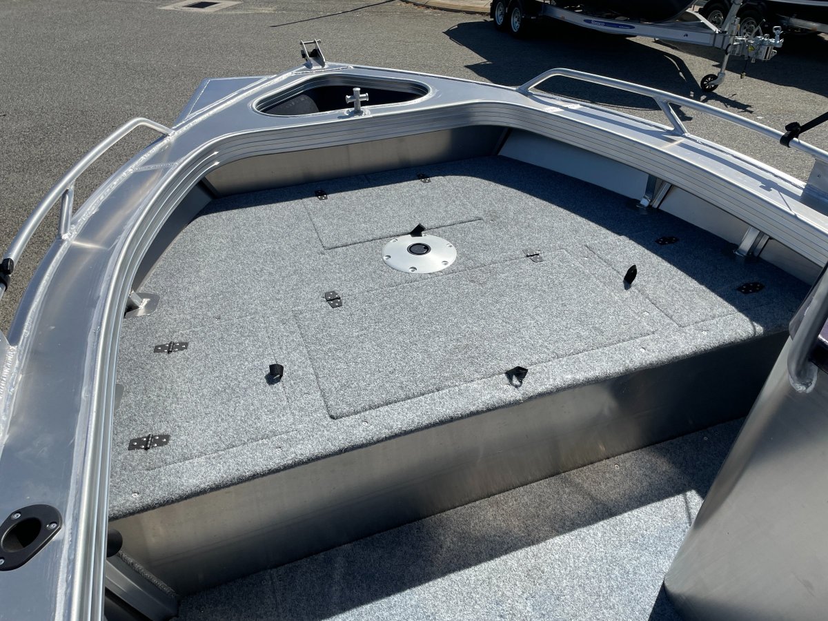 2024 Stessco Renegade 450 | Boat Research | BoatsOnline
