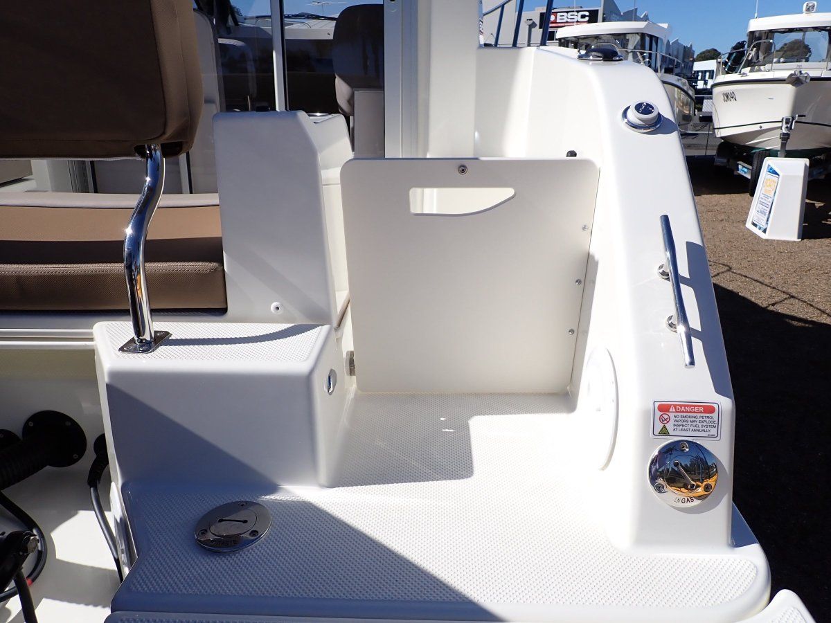 2024 Arvor 705 Weekender | Boat Research | BoatsOnline