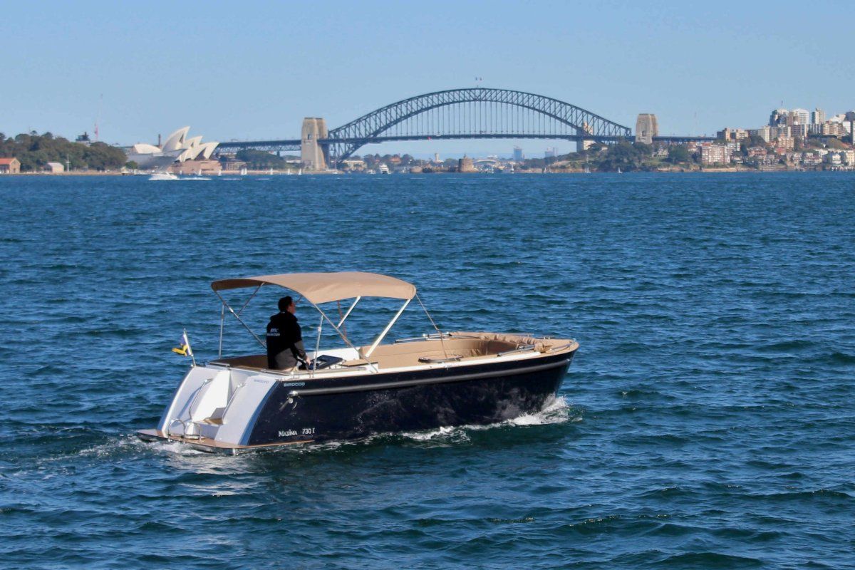 2024 Sirocco 730i | Boat Research | BoatsOnline