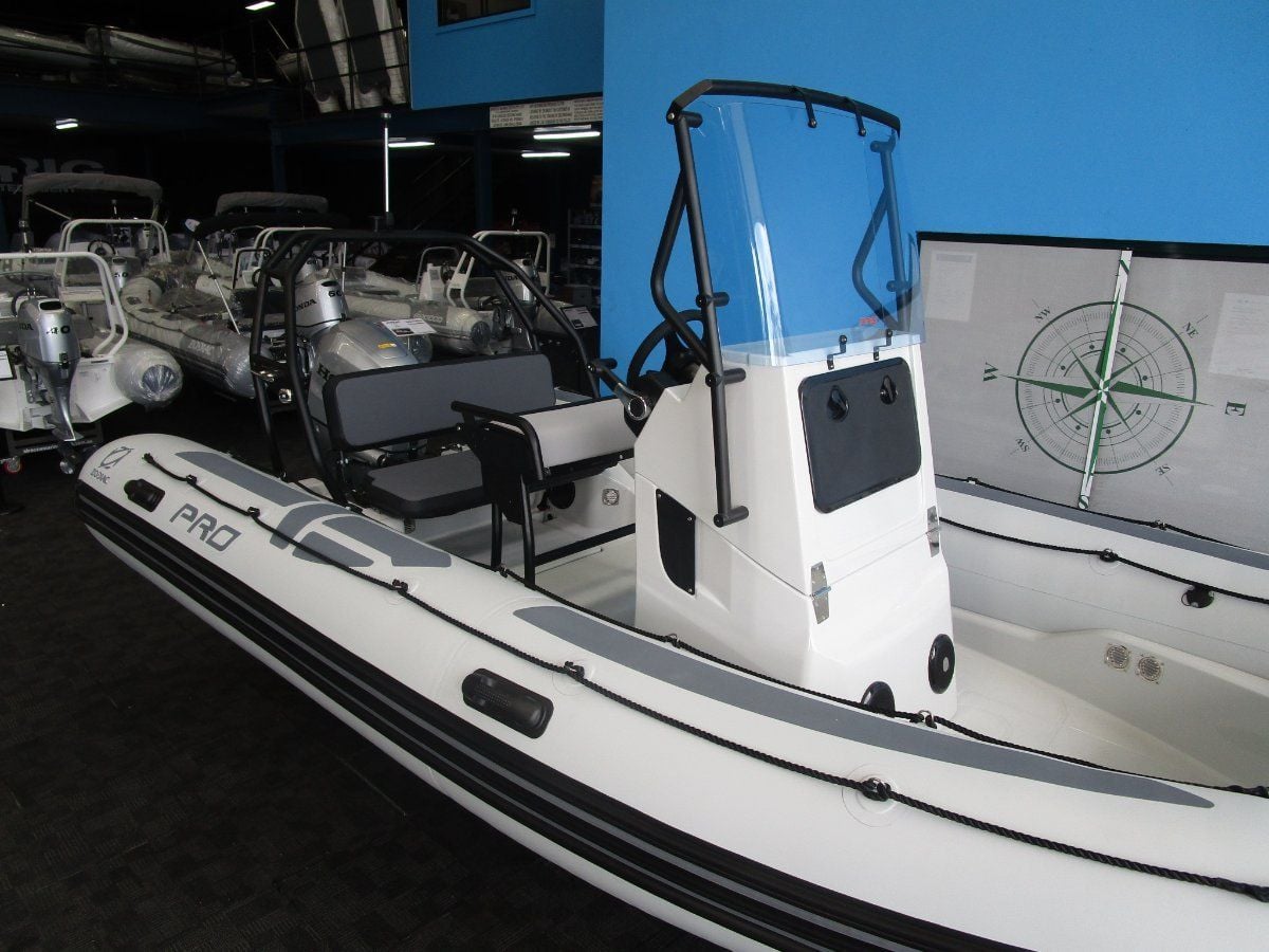 2024 Zodiac Pro 550 | Boat Research | Boats Online