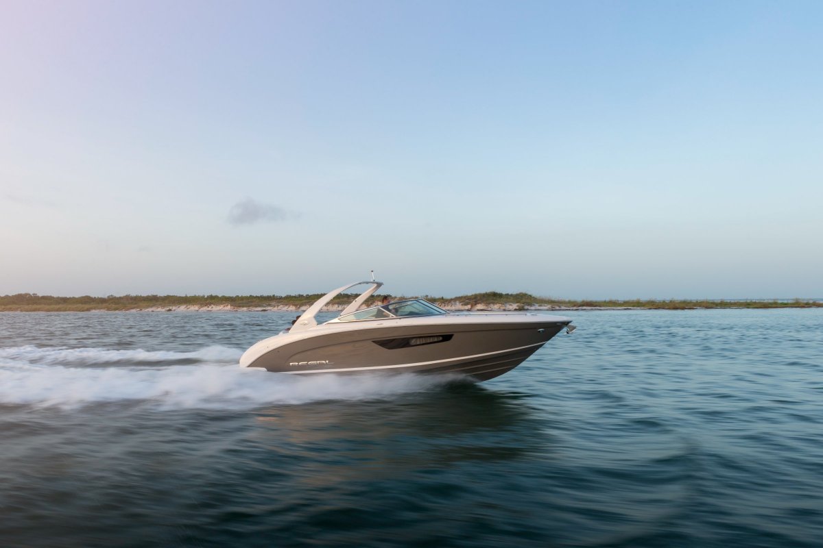 2024 Regal 3300 Bowrider | Boat Research | Yachthub