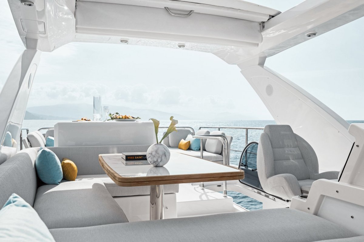 2024 Azimut 50 Flybridge | Boat Research | Yachthub