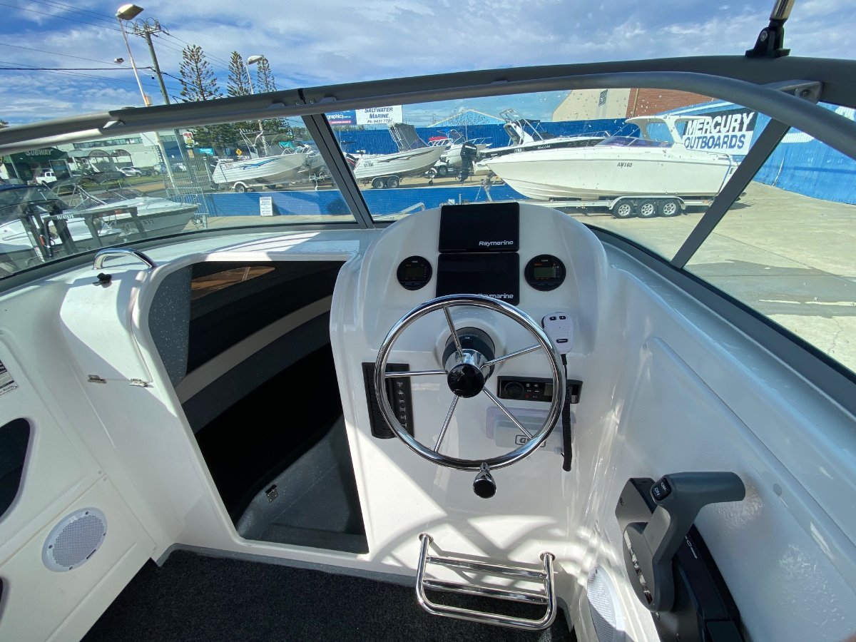 2024 Ocean Master 640 Senator | Boat Research | Boats Online