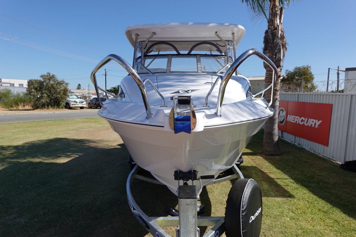 2024 Revival R640 Offshore Hard Top | Boat Research | Yachthub