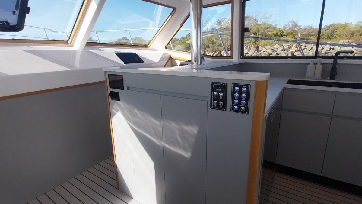 2024 Scimitar 1010 Flybridge | Boat Research | Boats Online