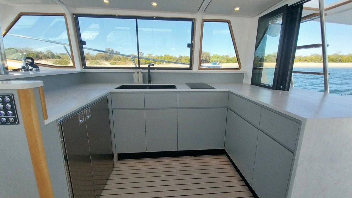 2024 Scimitar 1010 Flybridge | Boat Research | Boats Online