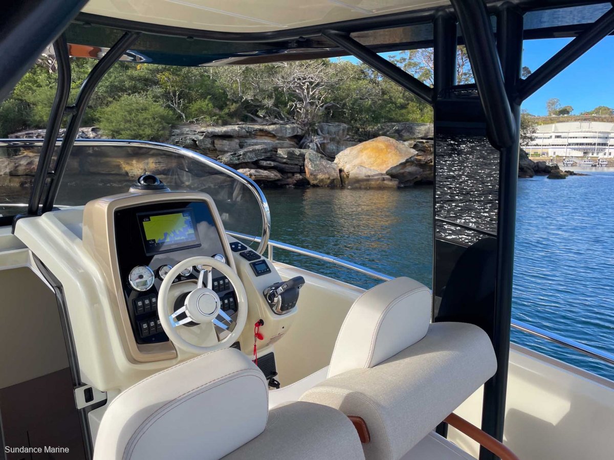 2023 Invictus 280 Tt | Boat Research | Boats Online