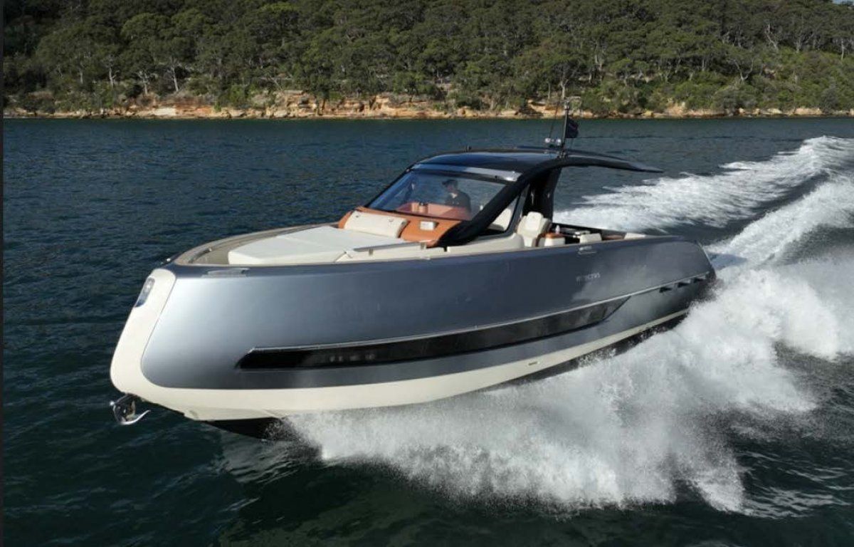 2023 Invictus 420 Tt | Boat Research | Yachthub