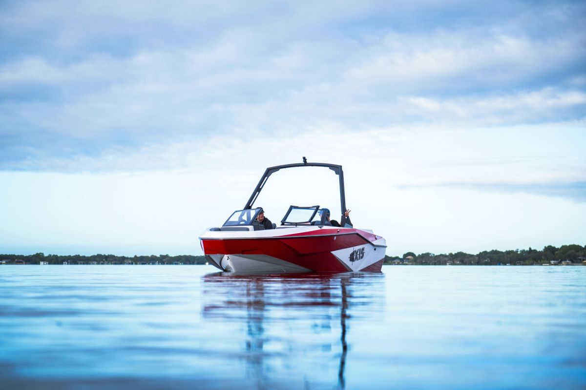 2024 Axis T220-r | Boat Research | Yachthub