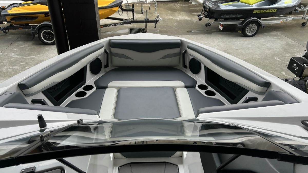 2024 Axis T220-r | Boat Research | Yachthub