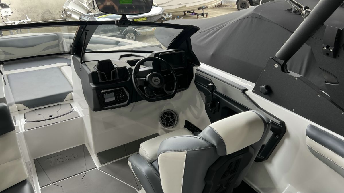 2024 Axis T220-r | Boat Research | Yachthub