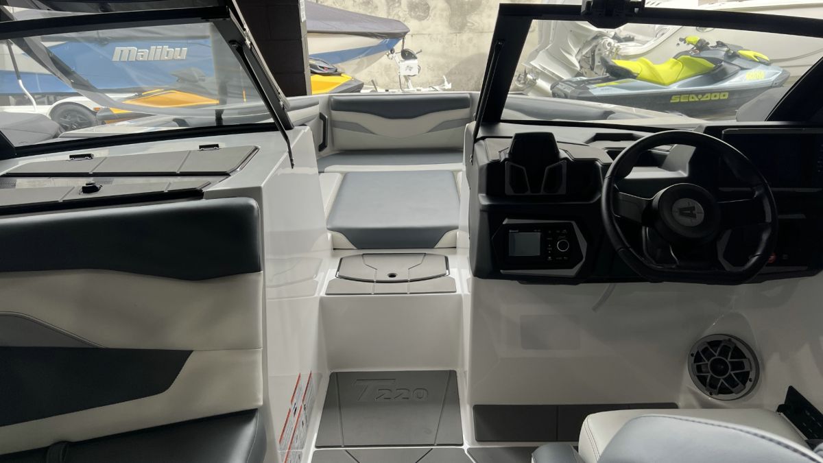 2024 Axis T220-r | Boat Research | Yachthub