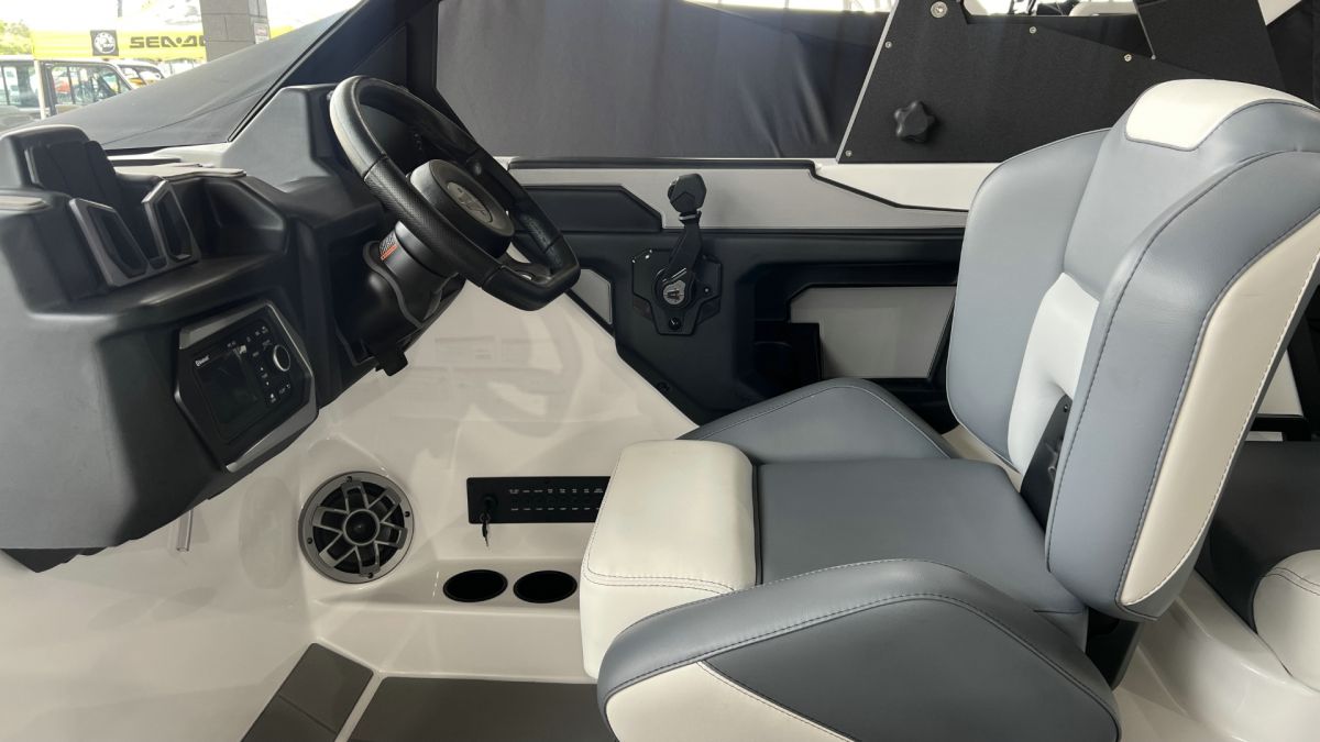 2024 Axis T220-r | Boat Research | Yachthub