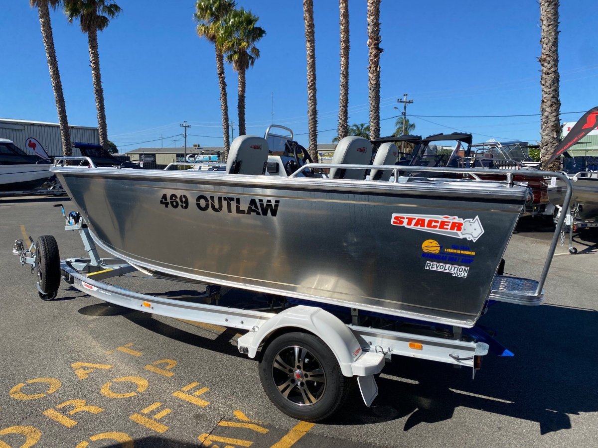 2024 Stacer 469 Outlaw Side Console | Boat Research | Yachthub