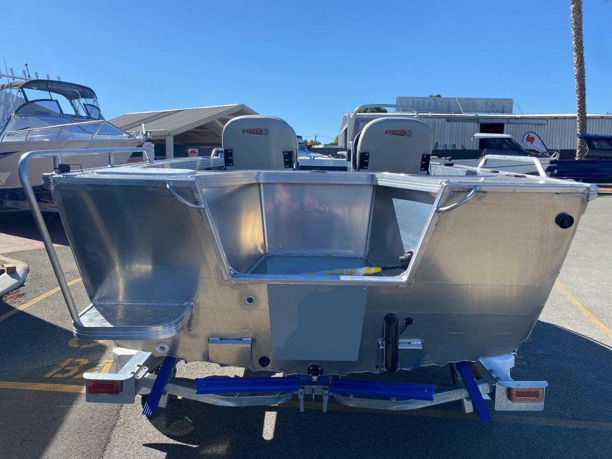 2024 Stacer 469 Outlaw Side Console | Boat Research | Yachthub