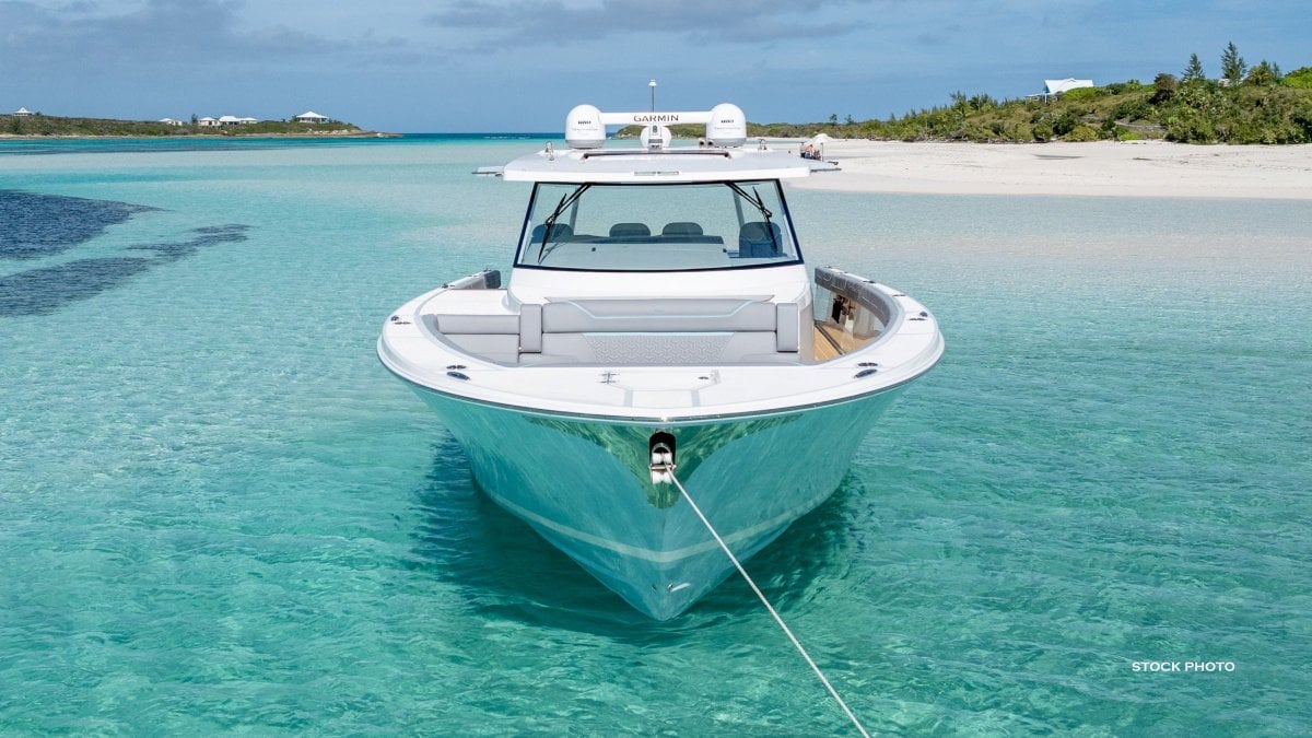 2024 Regal 50 Sav | Boat Research | Yachthub