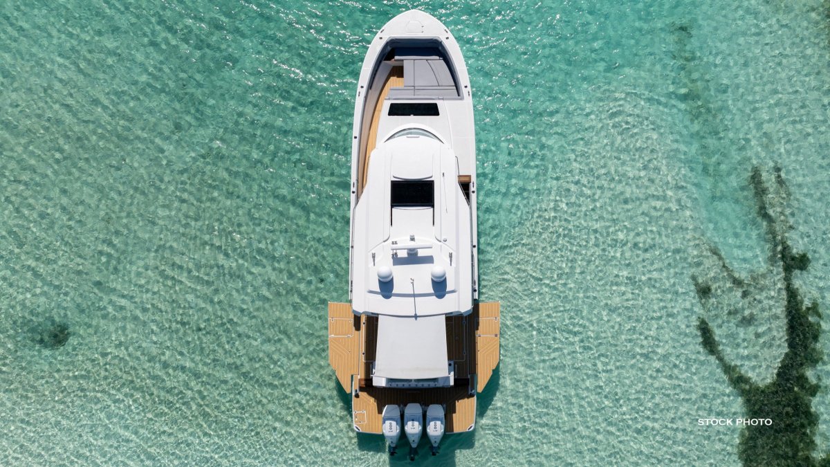 2024 Regal 50 Sav | Boat Research | Yachthub