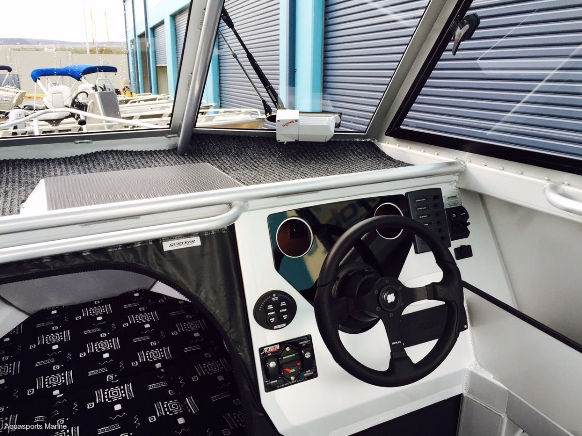 2015 Surtees 700 Gamefisher | Boat Research | Yachthub