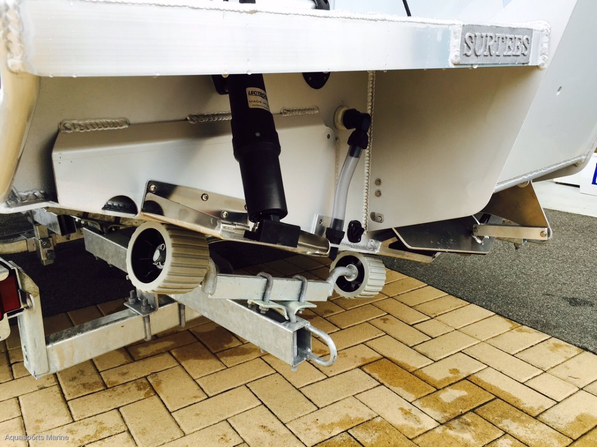 2015 Surtees 700 Gamefisher | Boat Research | Yachthub