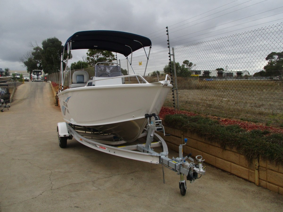 2024 Stacer 469 Outlaw Centre Console | Boat Research | Yachthub