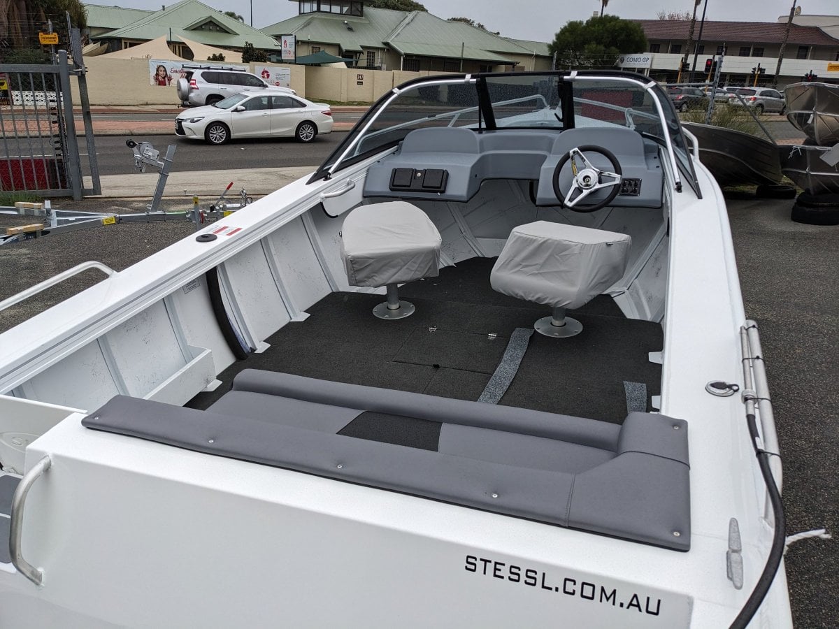 2024 Stessl Sportsman 485 | Boat Research | Boats Online