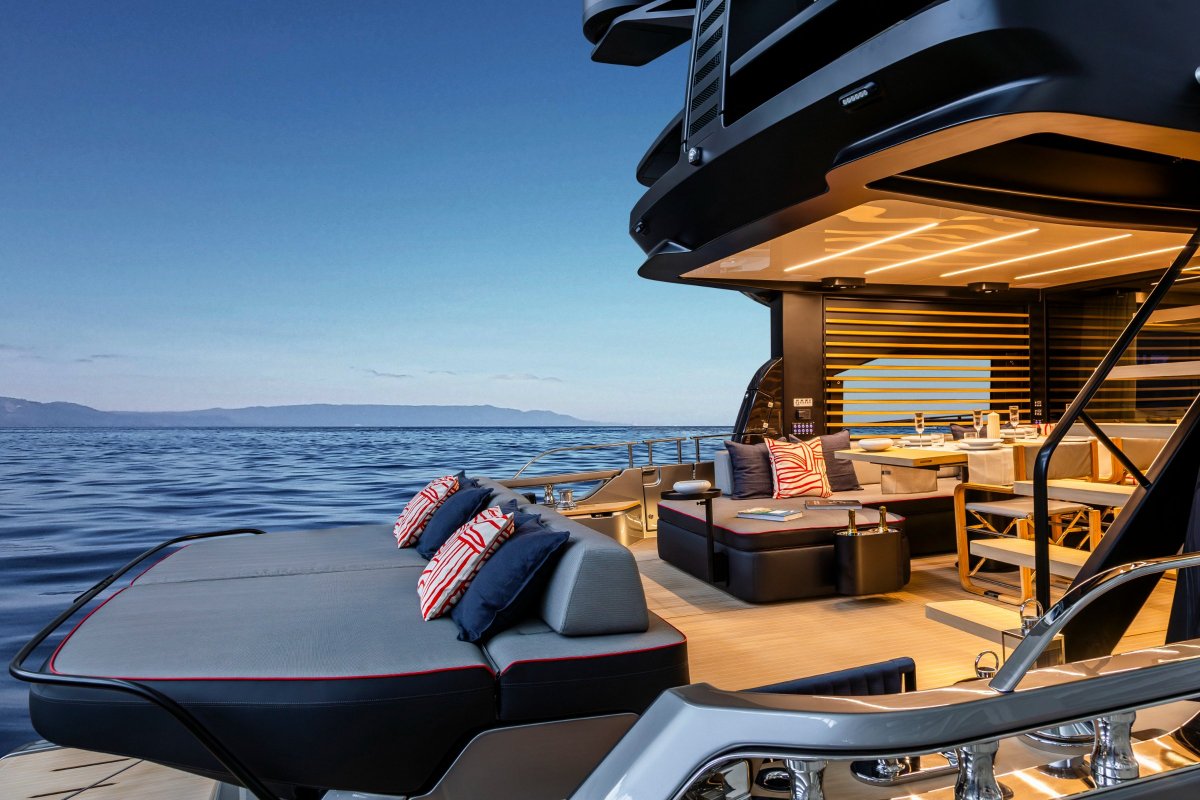 2025 Cranchi Sessantasette 67 | Boat Research | Yachthub