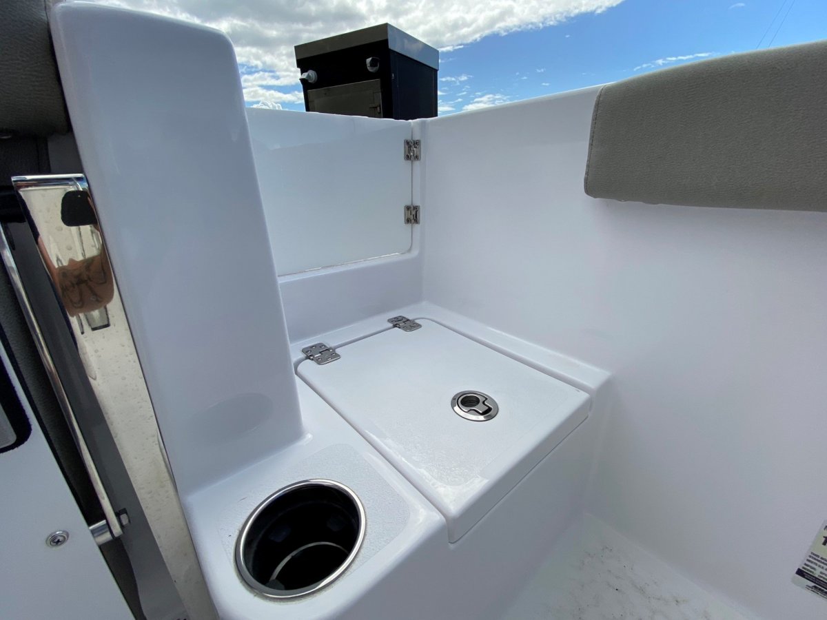 2024 Sportsman Open 242 Centre Console | Boat Research | Boats Online