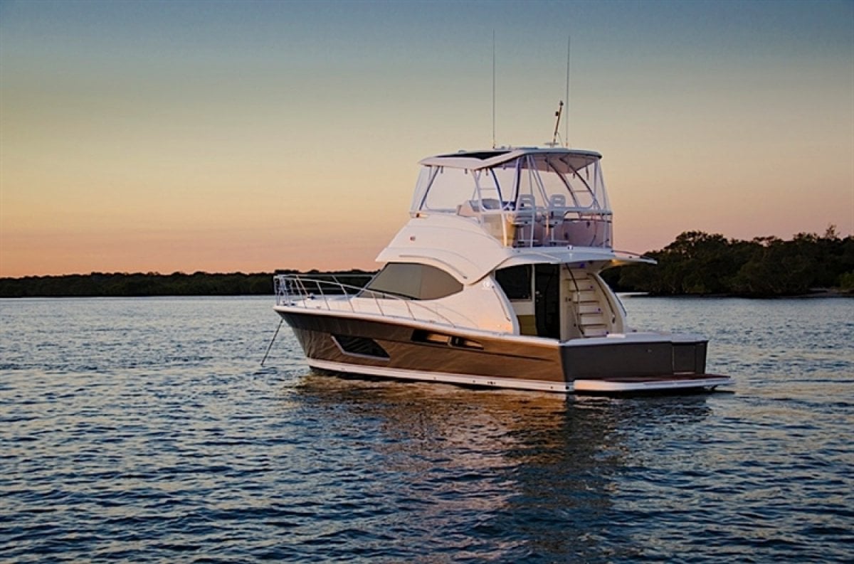 2016 Riviera 45 Flybridge | Boat Research | Yachthub
