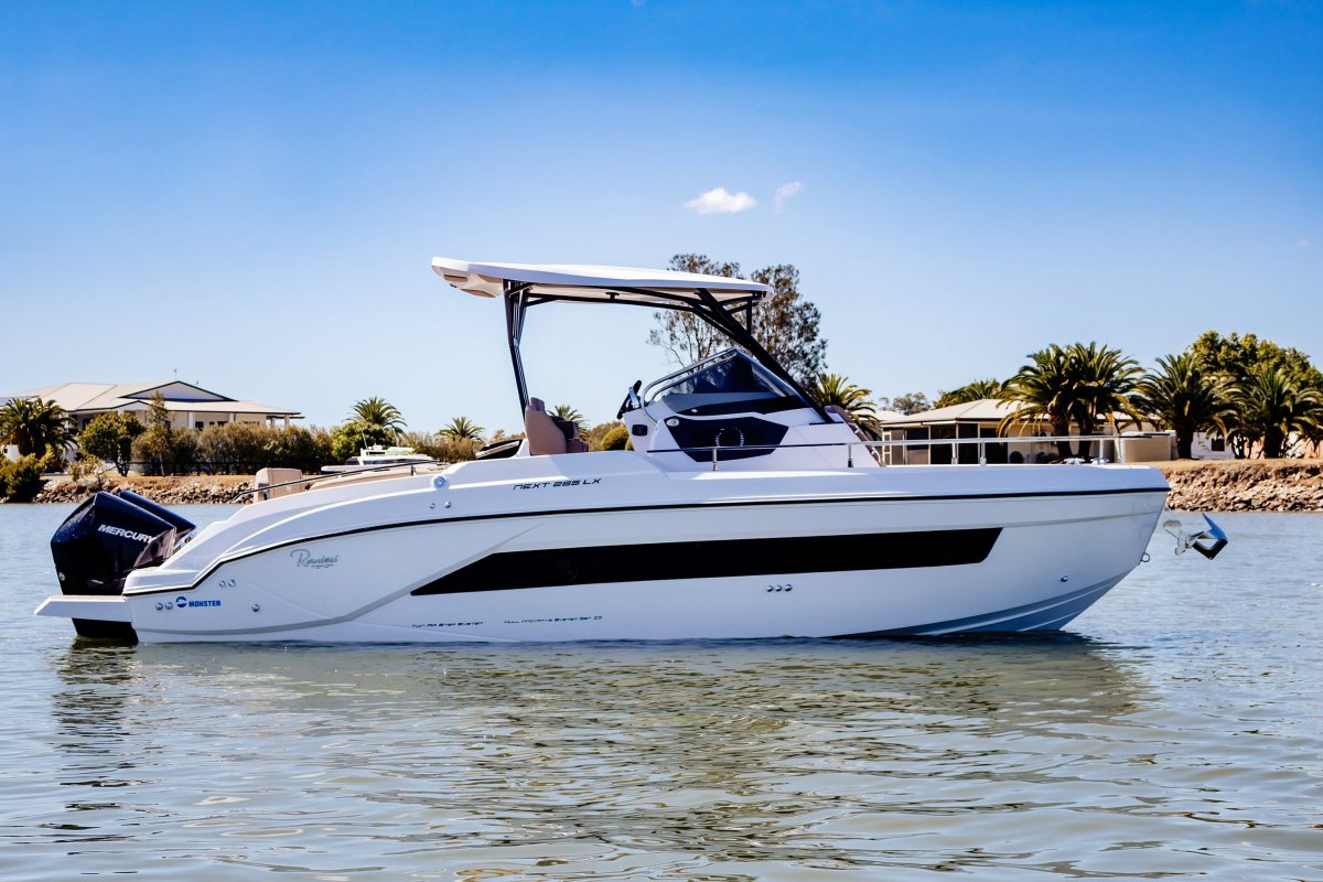 2022 Ranieri Next 285 Lx Sundeck | Boat Research | Boats Online