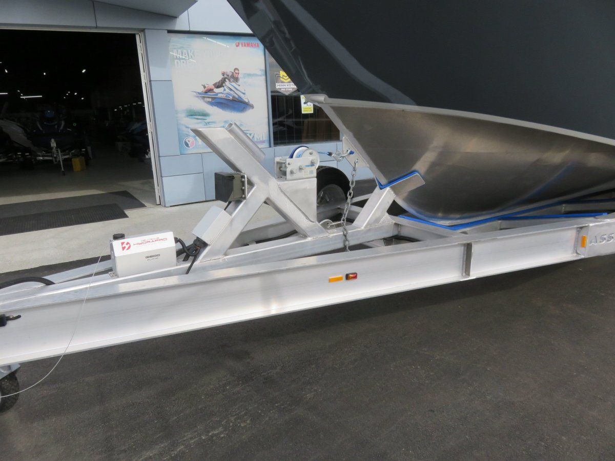 2024 Assassin 770 Soft Top | Boat Research | Boats Online