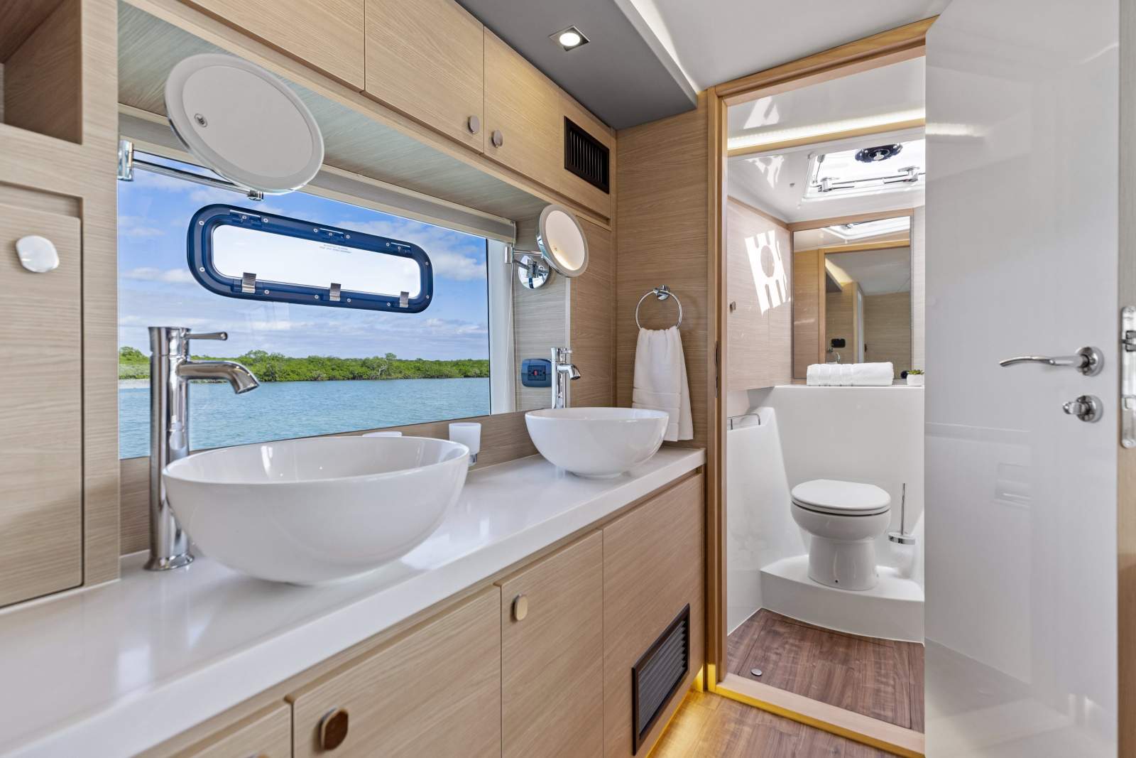 2026 Aquila 50 | Boat Research | Yachthub