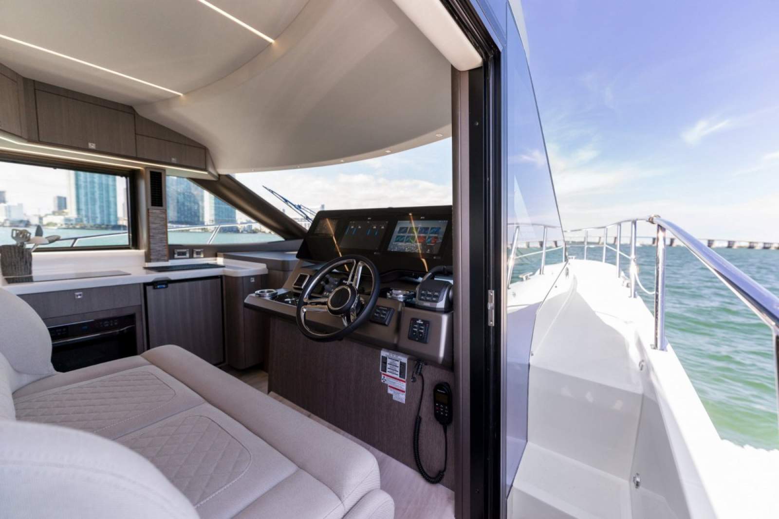 2026 Galeon 440 Fly | Boat Research | Yachthub