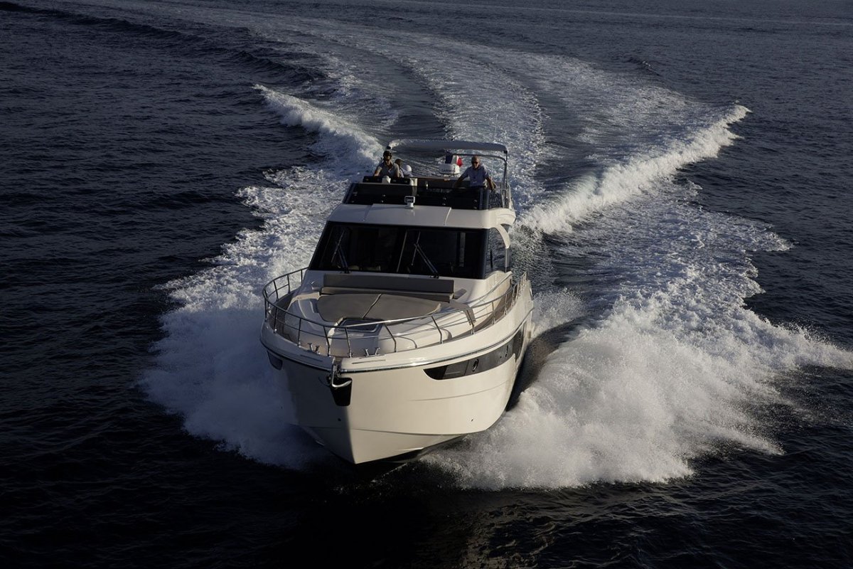 2025 Cayman F520 | Boat Research | BoatsOnline