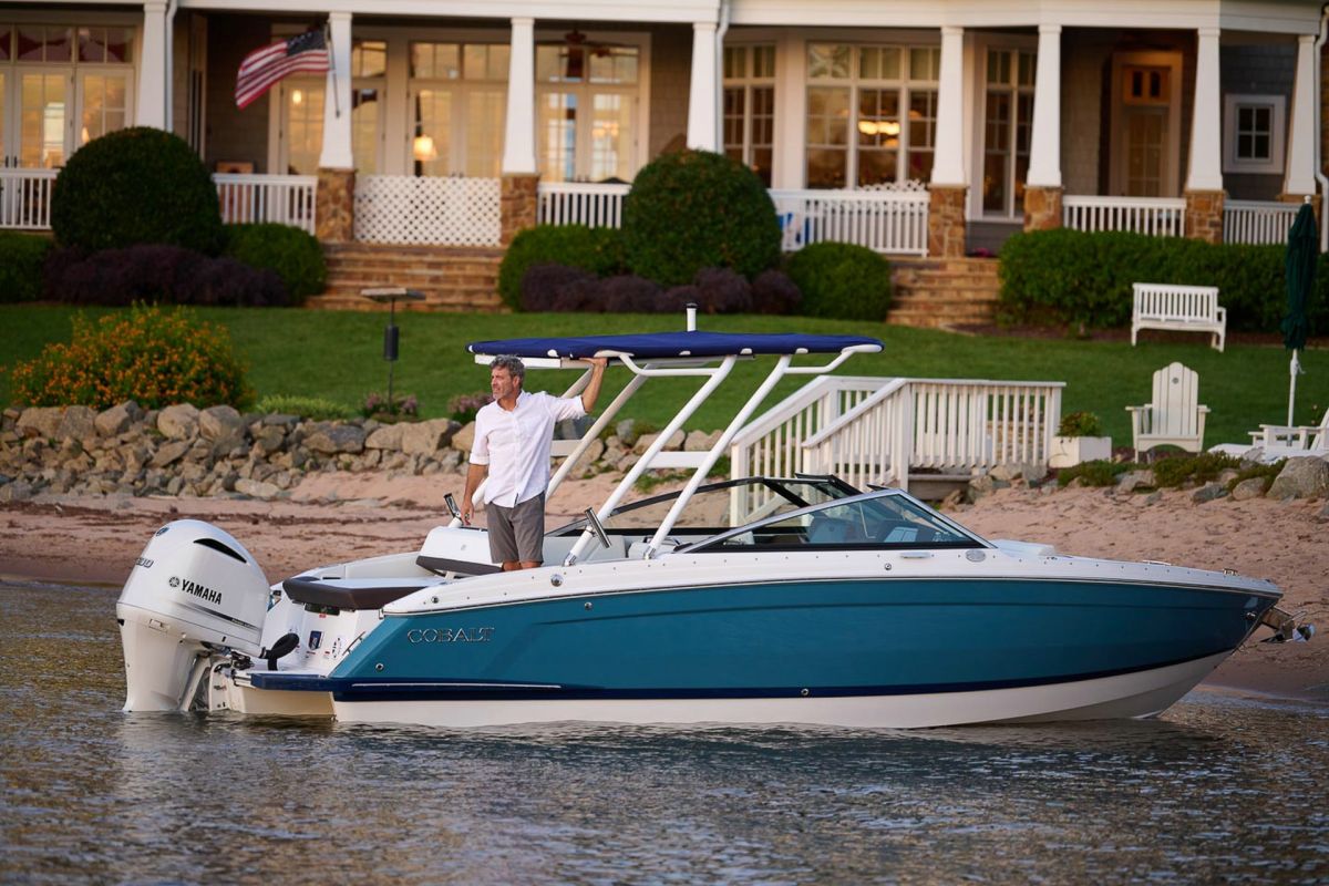 2025 Cobalt R4 Outboard | Boat Research | BoatsOnline
