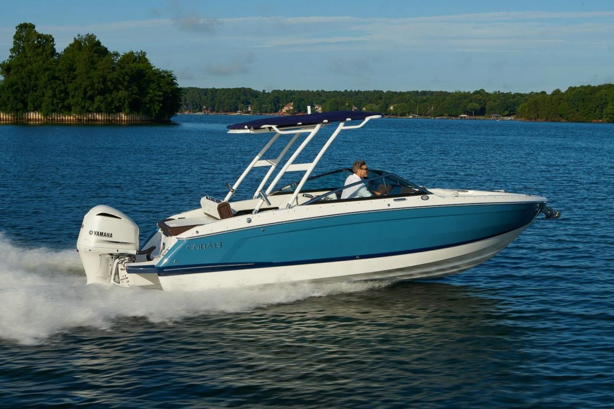 2025 Cobalt R4 Outboard | Boat Research | Boats Online
