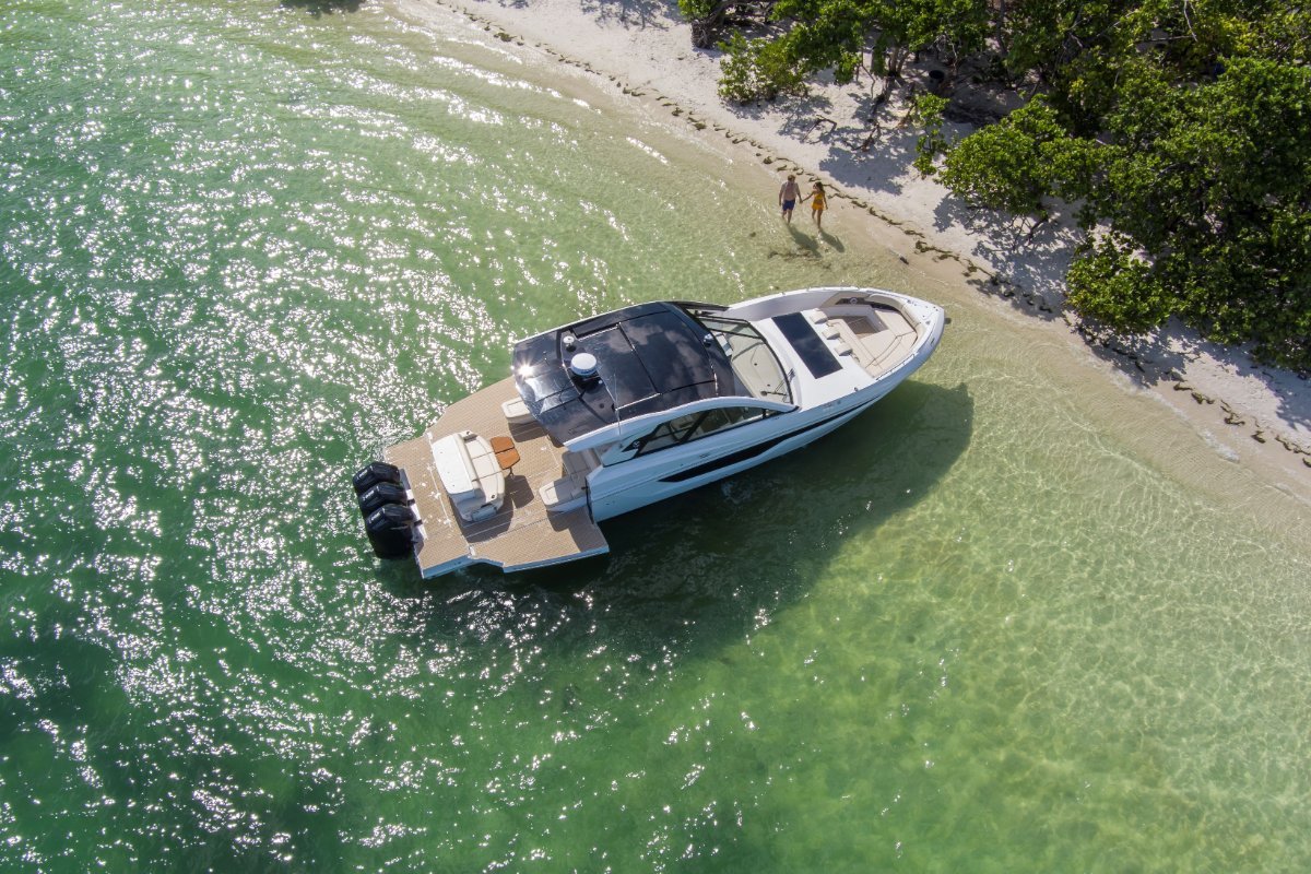 2025 Cruisers Yachts 50 Gls Ob | Boat Research | Yachthub