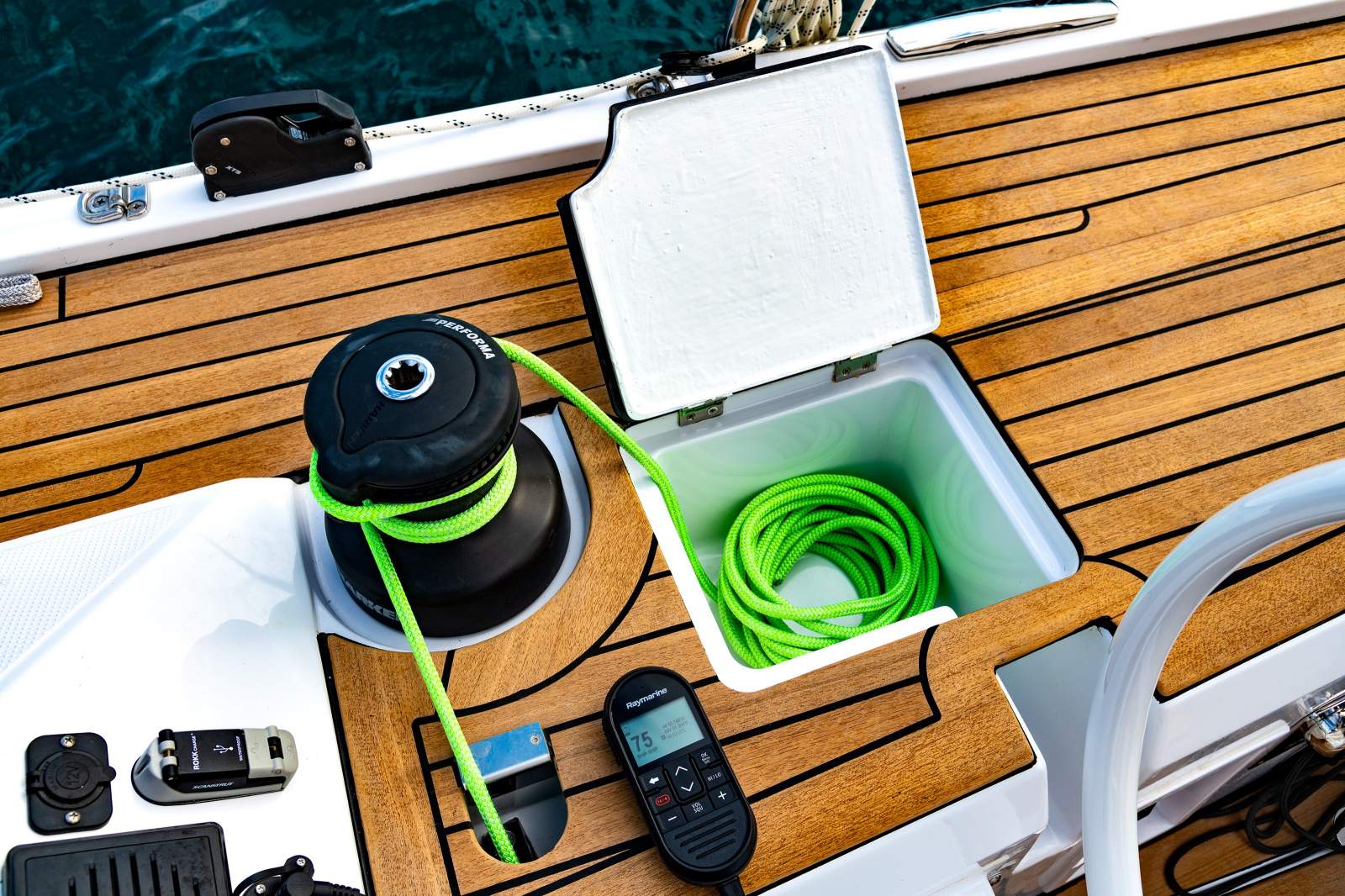 2025 Elan E5 | Boat Research | Boats Online