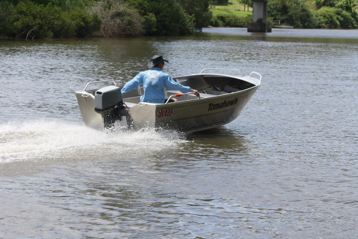 2015 Blaze 3.8 Tomahawk | Boat Research | Yachthub