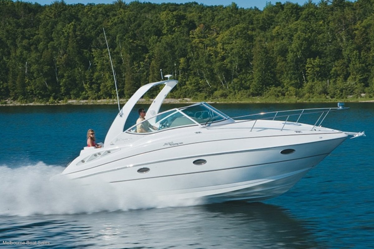 2015 Cruisers Yachts 310 Express | Boat Research | Boats Online