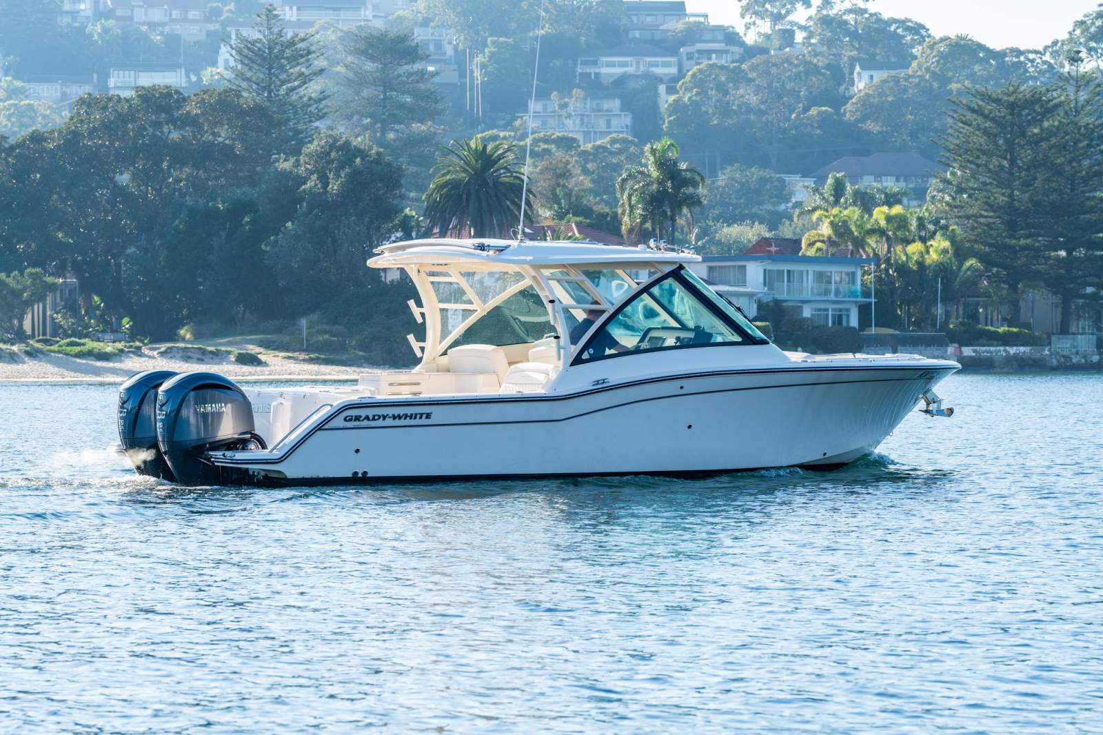 2025 Grady-white Freedom 325 | Boat Research | Boats Online