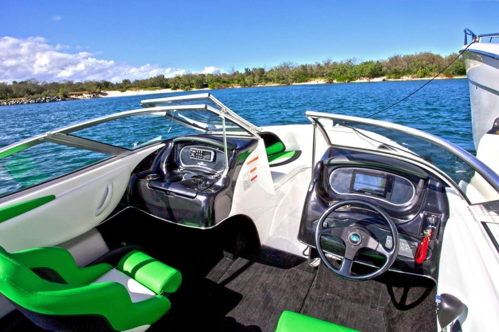 2025 Haines Signature 620br | Boat Research | Boats Online