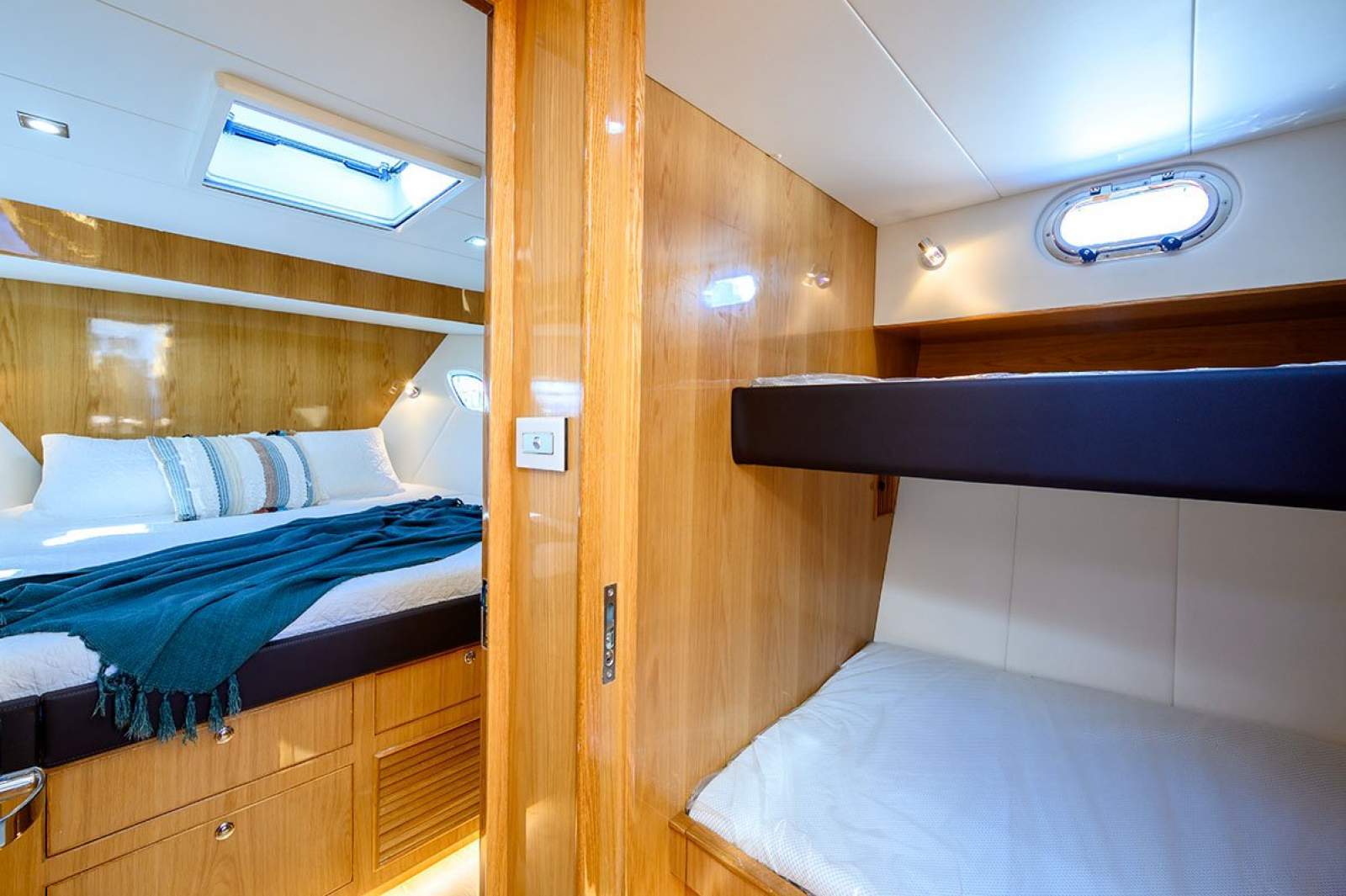 2025 Island Gypsy 40 Wide Body | Boat Research | Boats Online