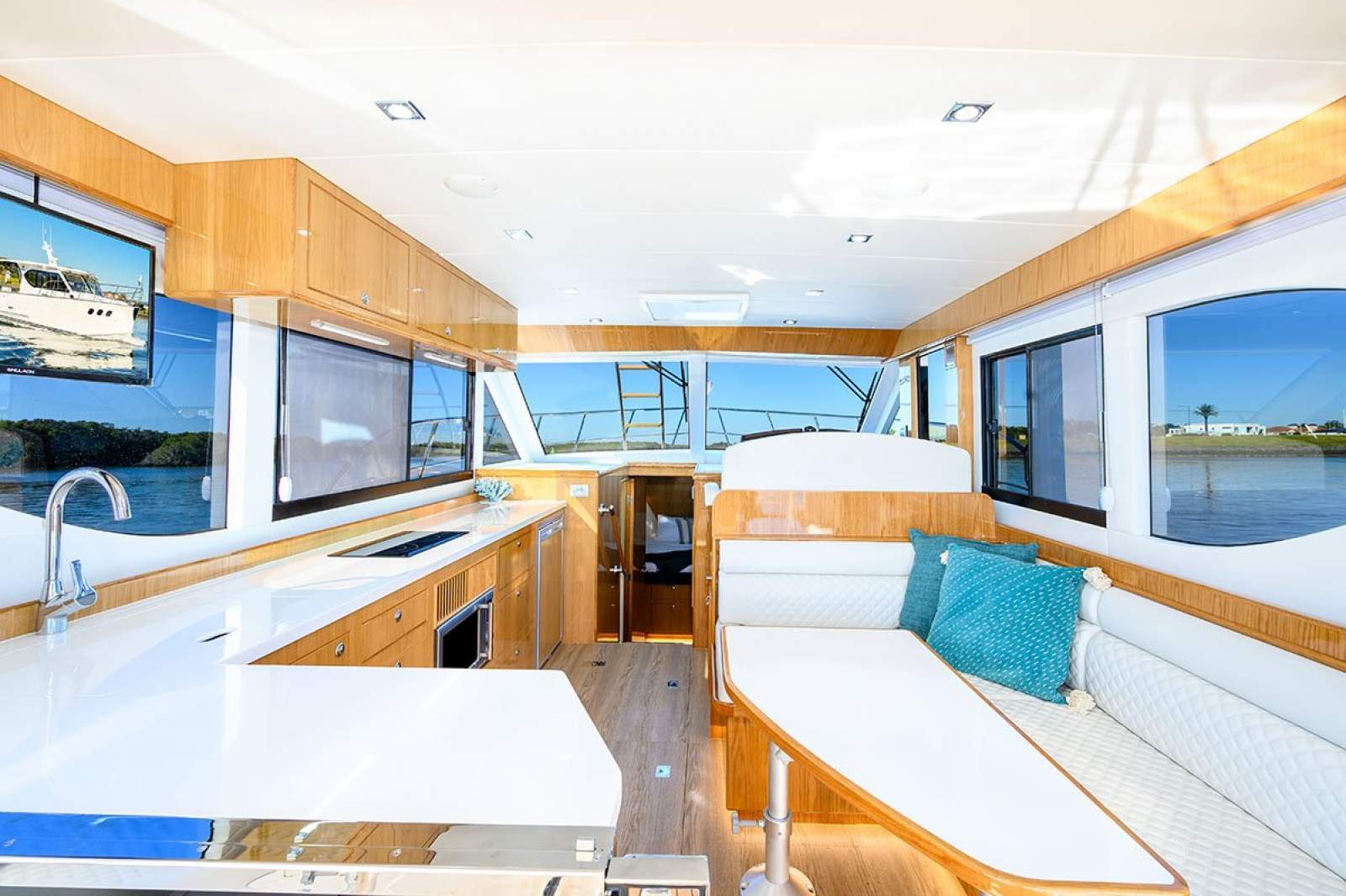 2025 Island Gypsy 40 Wide Body | Boat Research | Boats Online