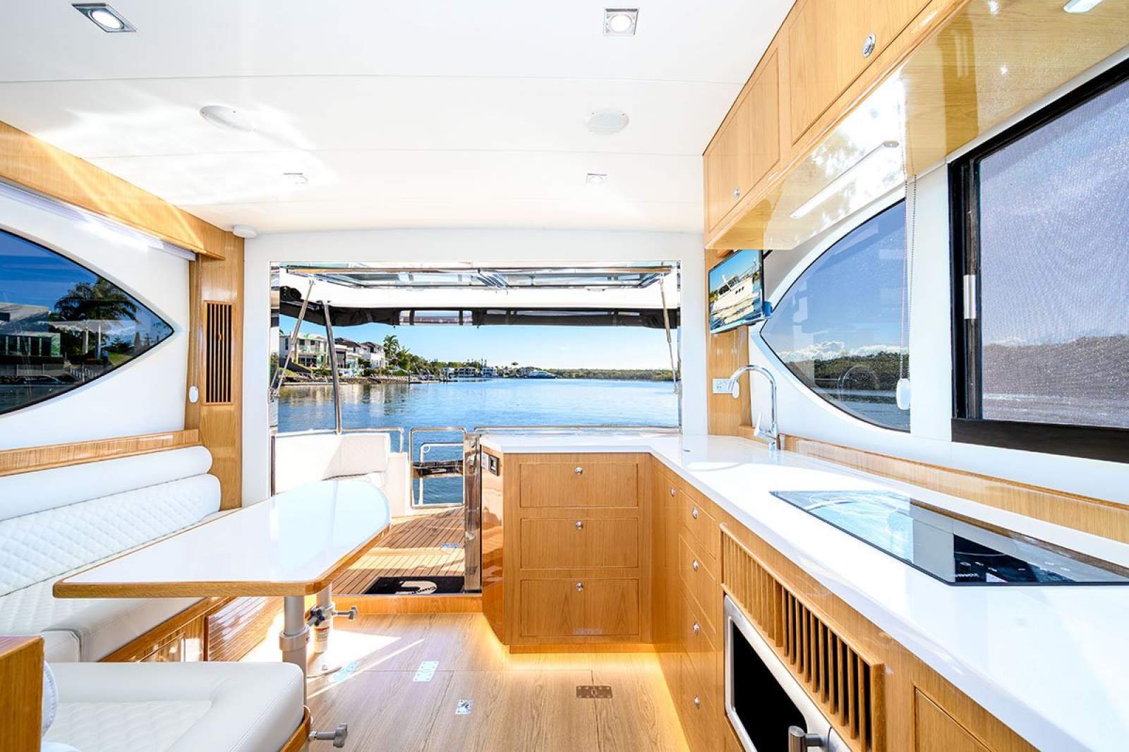 2025 Island Gypsy 40 Wide Body | Boat Research | Boats Online