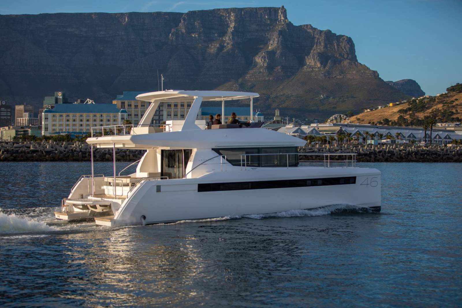 2025 Leopard Catamarans 46 Powercat | Boat Research | Boats Online