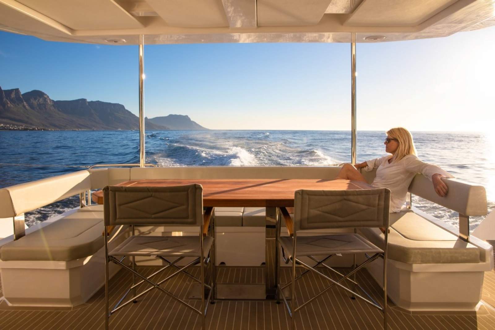 2025 Leopard Catamarans 46 Powercat | Boat Research | Yachthub